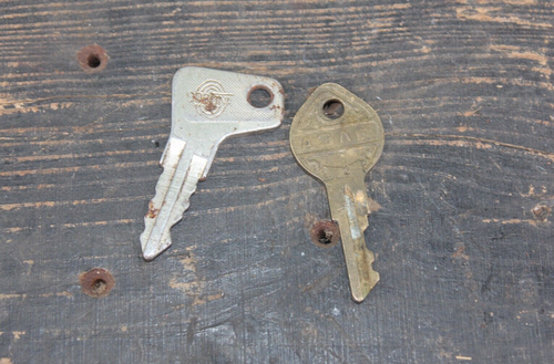 GENUINE ORIGINAL MOSKVITCH AZLK МОСКВИЧ АЗЛК IGNITION KEY & OTHER MADE ...