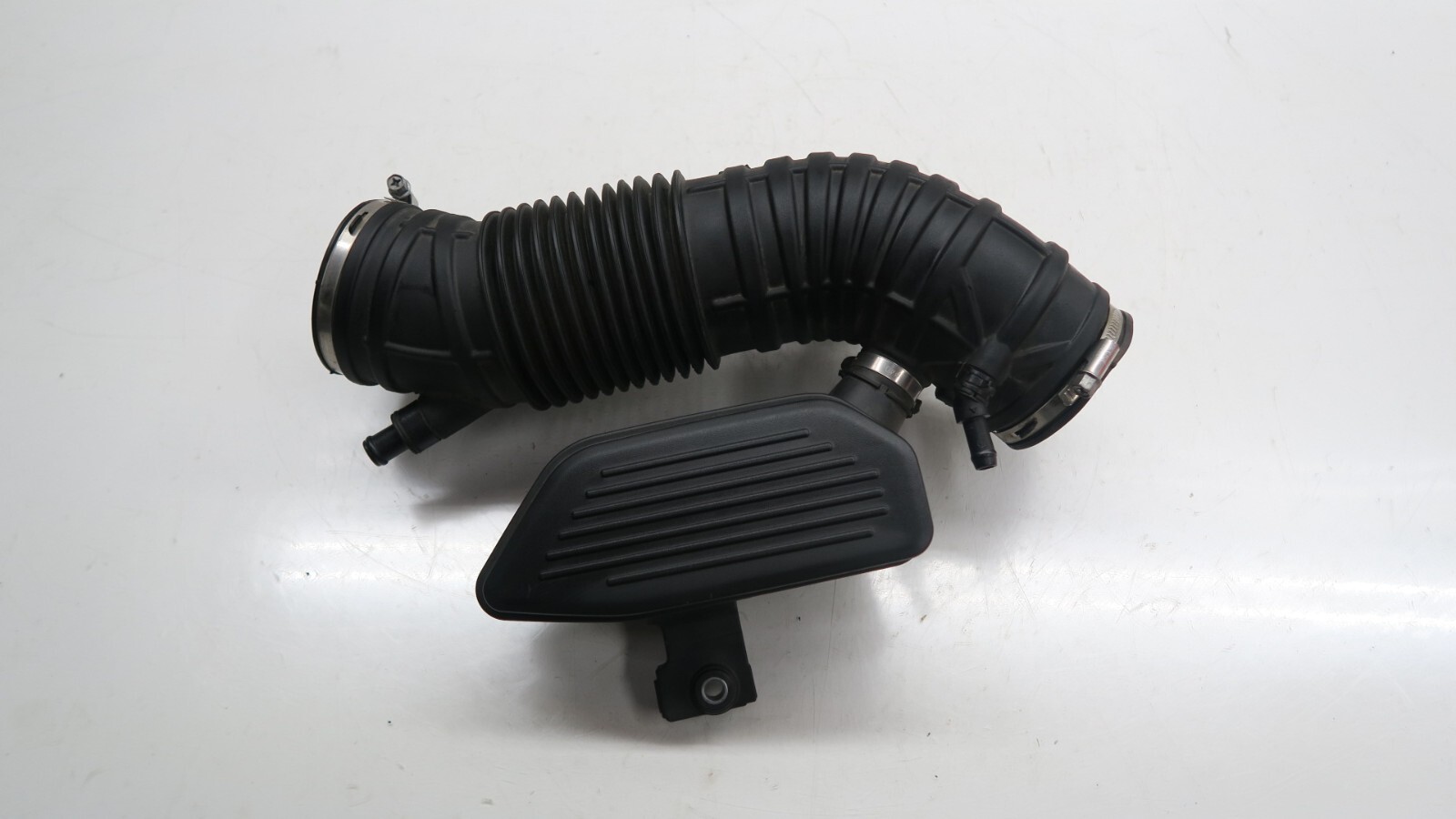 2015-2018 Hyundai Genesis G80 OEM 3.8L Engine Air Intake Resonator ...