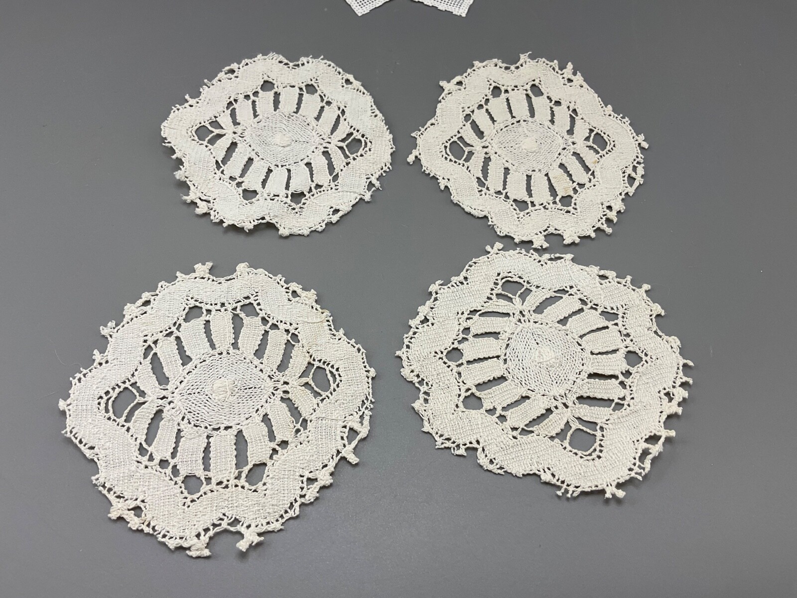 Miniature Crochet & Lace Pieces-Dollhouse - Dollies- Chair- Table- Rug ...