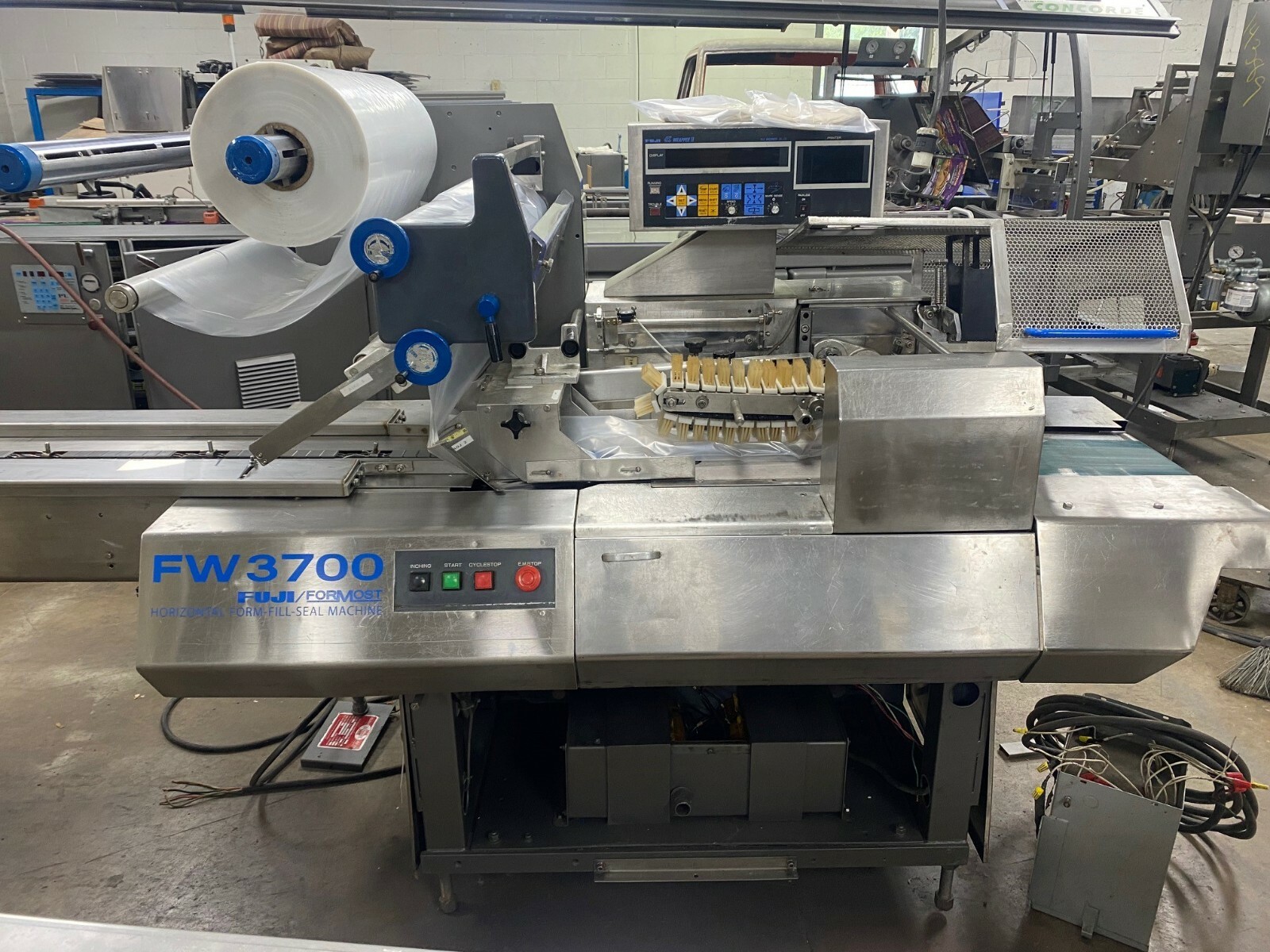 FUJI FORMOST HORIZONTAL WRAPPER MODEL FW3700 8' INFEED JAWS 12" SS ...