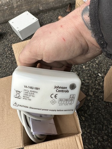 JOHNSON CONTROLS VA74821001 OR VA-7482-1001 ACTUATOR 24v AC 10v DC BNIB ...