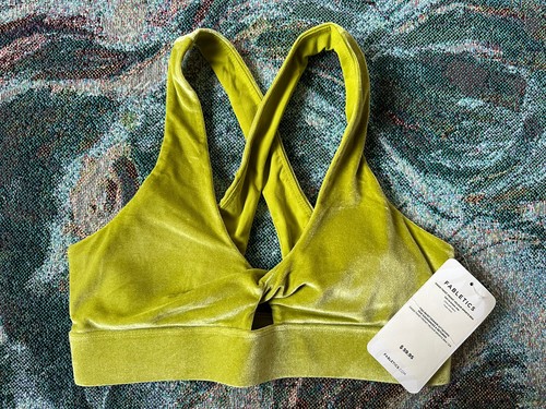 Fabletics Women's Oaisis Twist Front Velour Sports Bra Velvet Green - M ...