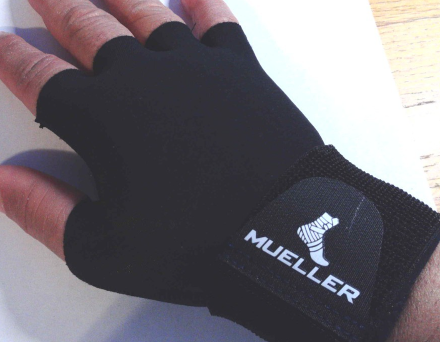 Mueller Sports Medicine Compression Support Aching Hand Black Glove ...