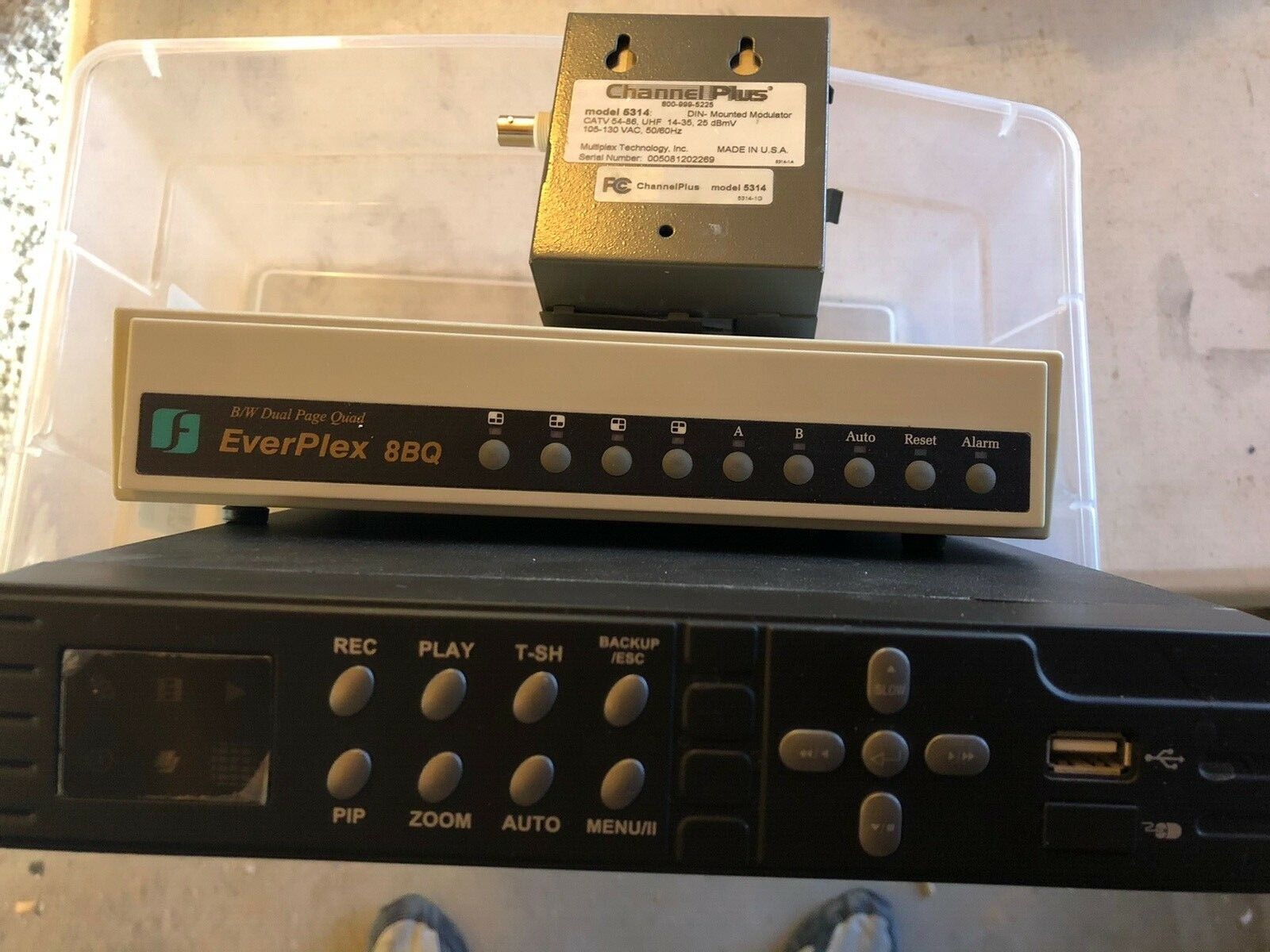 HOME VIDEO SYSTEM QUAD PAGER/CONTROLLER/MODULATOR 3 PIECES w/ AC ...