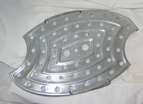 Vintage Aluminum Dutch Oven Meat Trivet w Handles - Wear Ever or Wagner ...