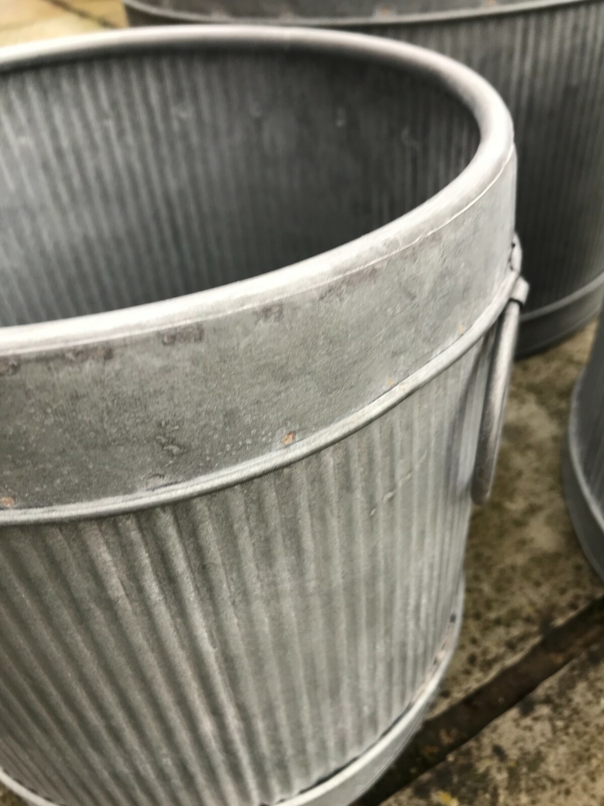 Vintage Style Galvanised Metal Barrel Ribbed Planter Tub Plant Flower ...