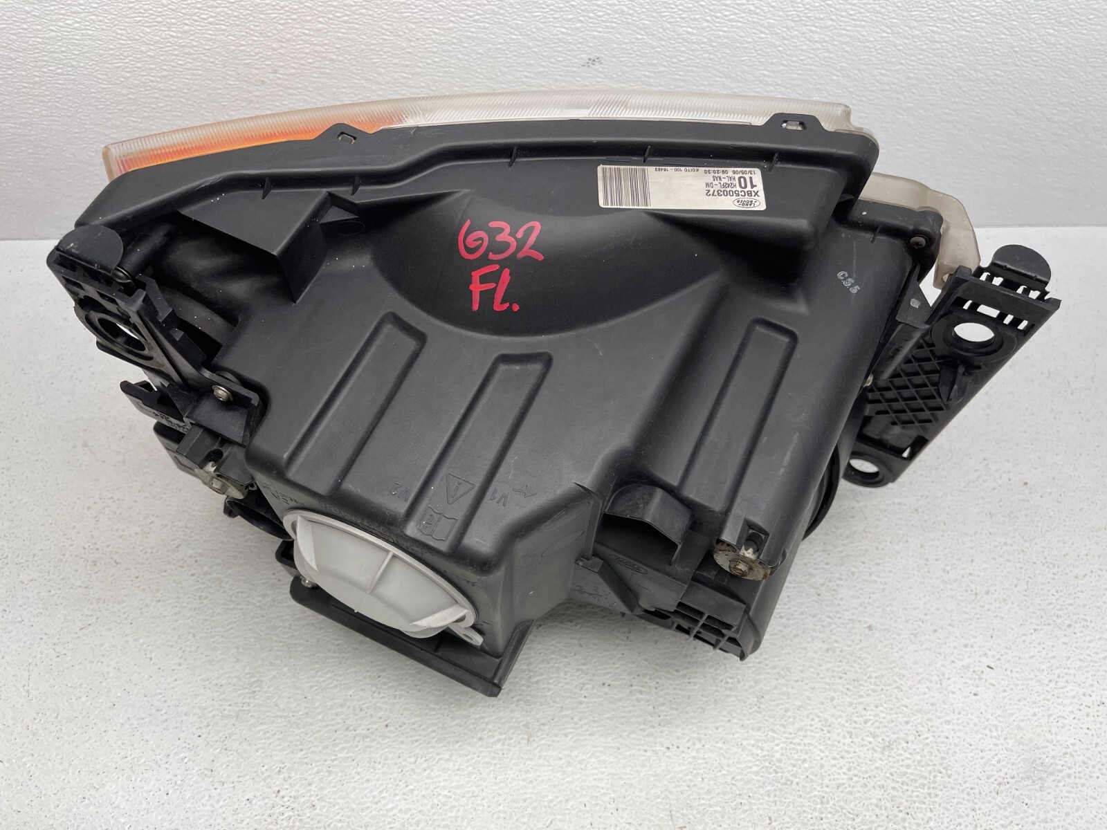 2005-2009 Land Rover LR3 Left Driver Side Headlight Halogen OEM ...