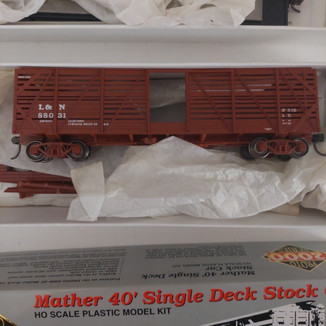 Proto 2000 HO Scale Southern Railroad Boxcar & L & N Mather Stock Car ...