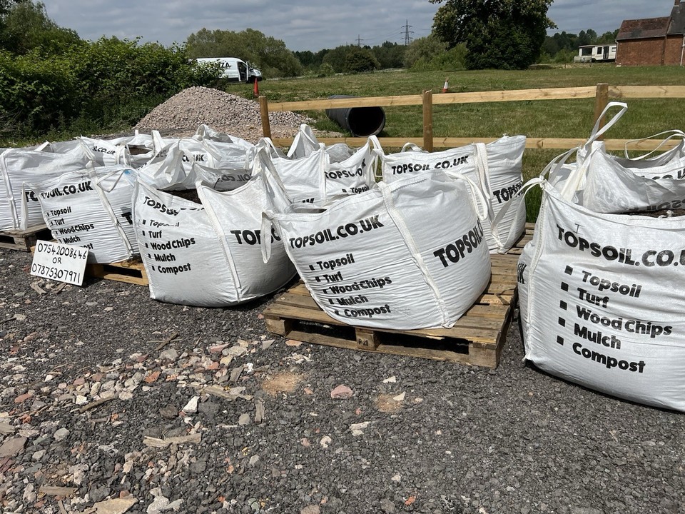 TOP SOIL BULK BAGS COLLECT ONLY £60.00 PER BAG | eBay UK
