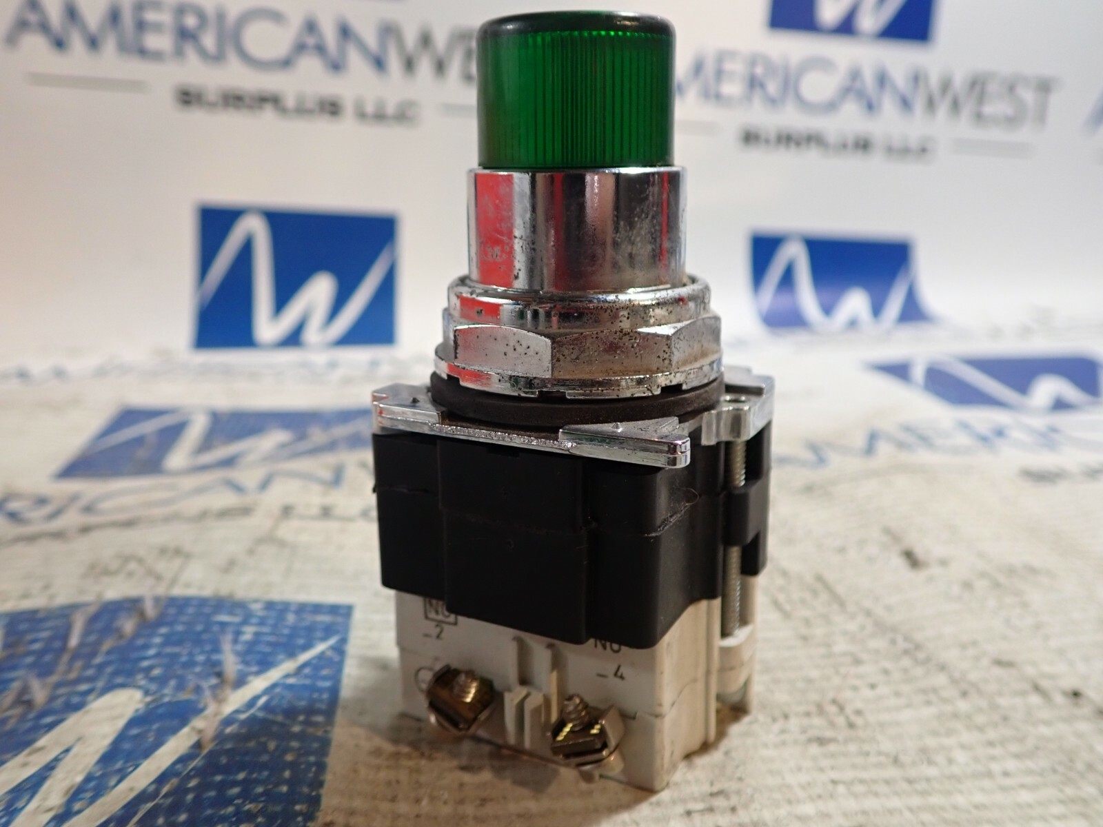 Cutler Hammer Green Pilot Light with Contact Blocks 10250T/91000T/E34 ...