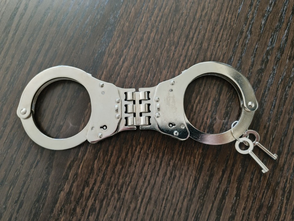 Kombat UK Handcuffs Triple Hinged Elite Carbon Steel Speed Cuffs ...