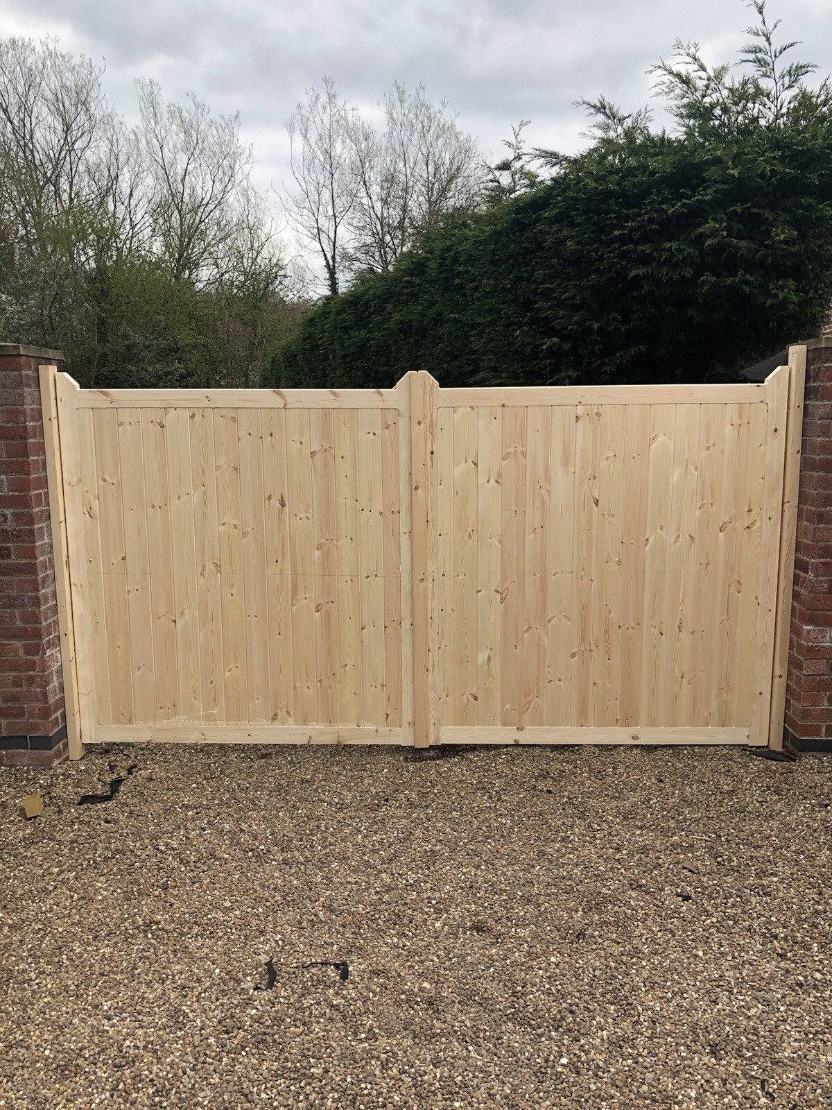 Scandinavian Redwood President Style Driveway Gates 8ft Wide X 5ft High ...