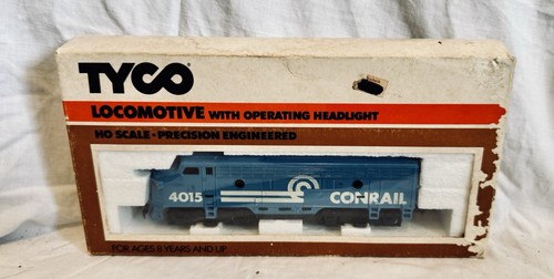 Tyco HO Scale Conrail 4015 Diesel Locomotive Powered w Headlight Boxed ...