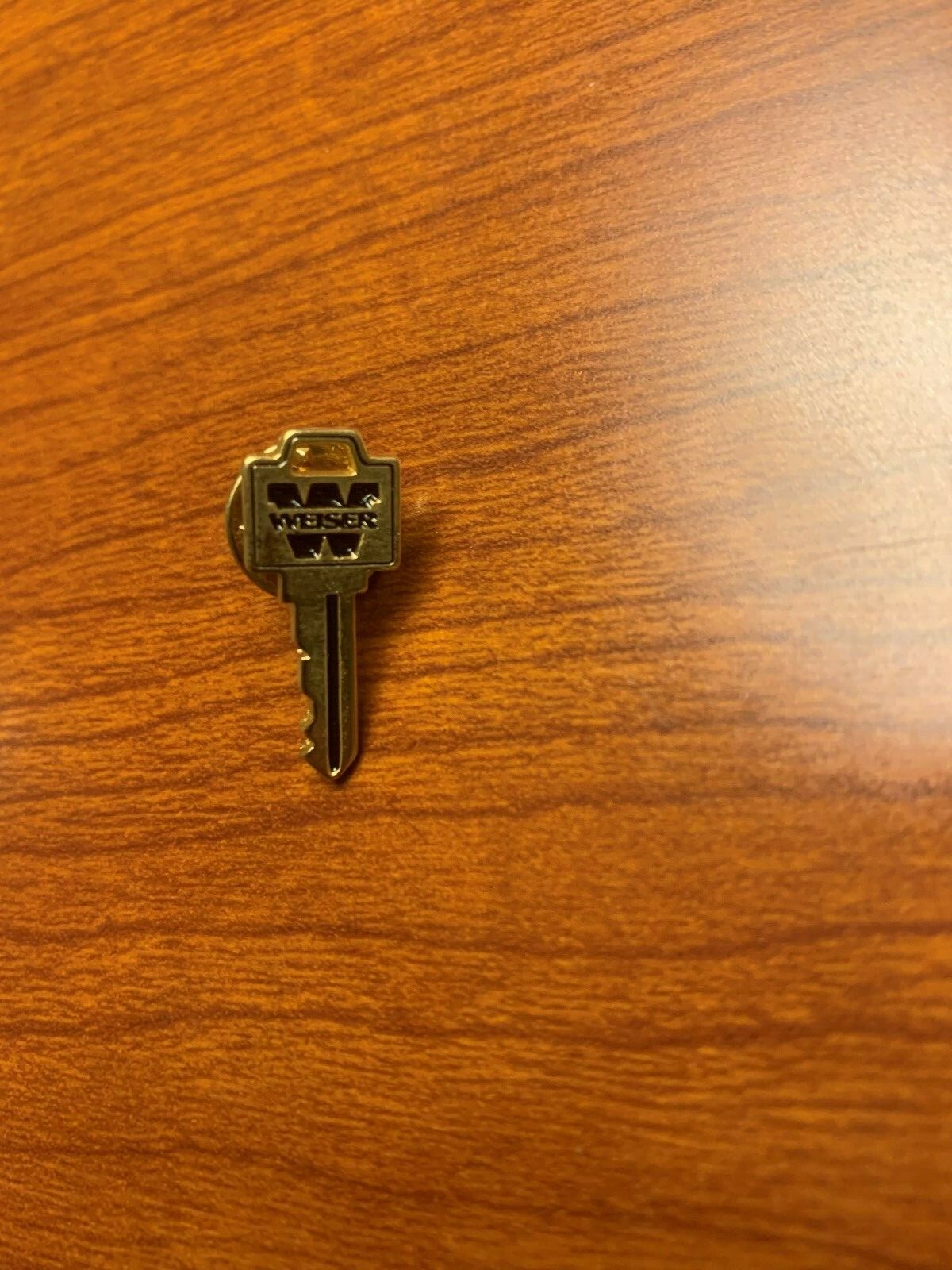 VINTAGE PIN COLLECTION WEISER WR5 LAPEL PIN | eBay