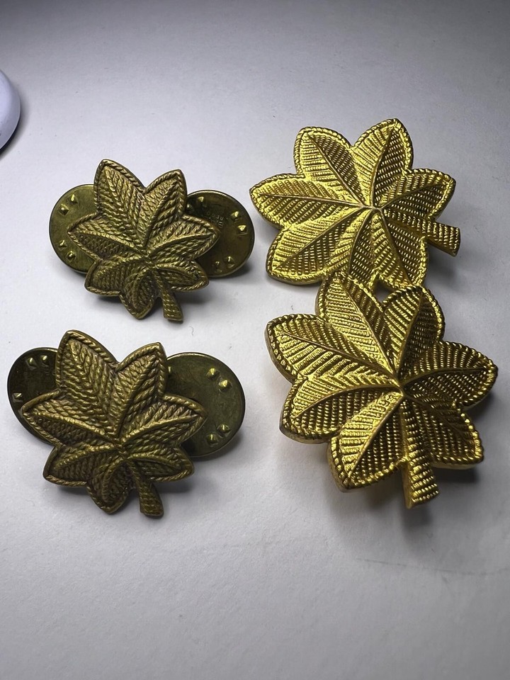 2 + 2 WWII WW2 Vintage Lieutenant Colonel Oak Leaf Insignia Military ...