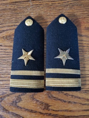 Vintage U.S. Navy Lieutenant Junior Grade (LTJG) rank hard shoulder ...