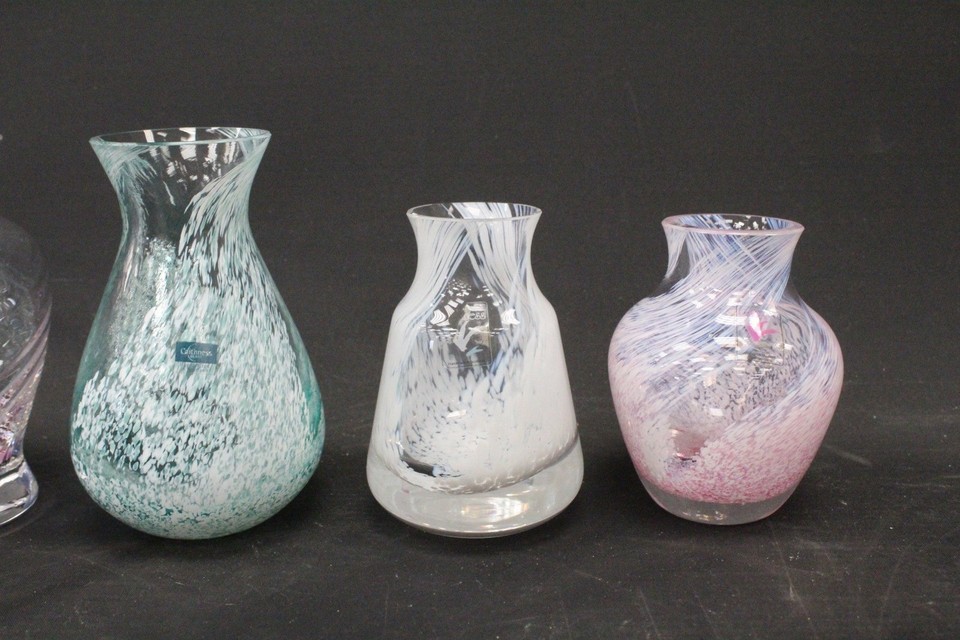 Coll. of 5x CAITHNESS Small Swirl / Speckled Art Glass VASES Inc. Rondo ...