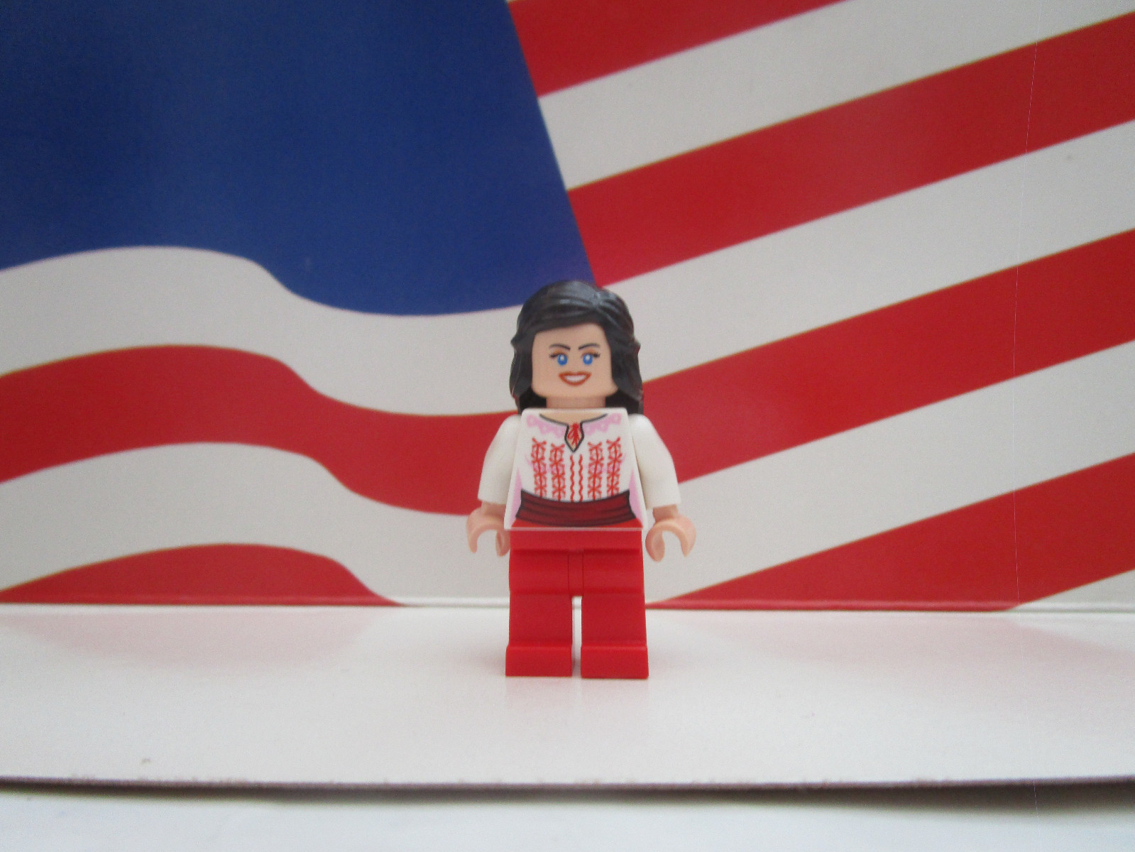 LEGO INDIANA JONES MINIFIGURE MARION RAVENWOOD FROM SET 7195 | eBay