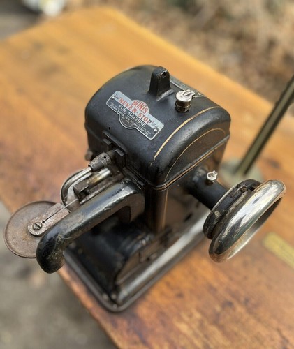 Vintage Bonis Industrial "Never-Stop" Fur/Leather Sewing Machine ...