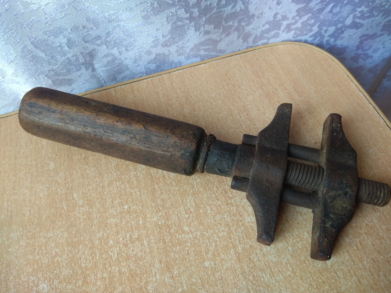 RETRO old ANTIQUE VINTAGE Collectible Miniature Blacksmithing Vise tool ...