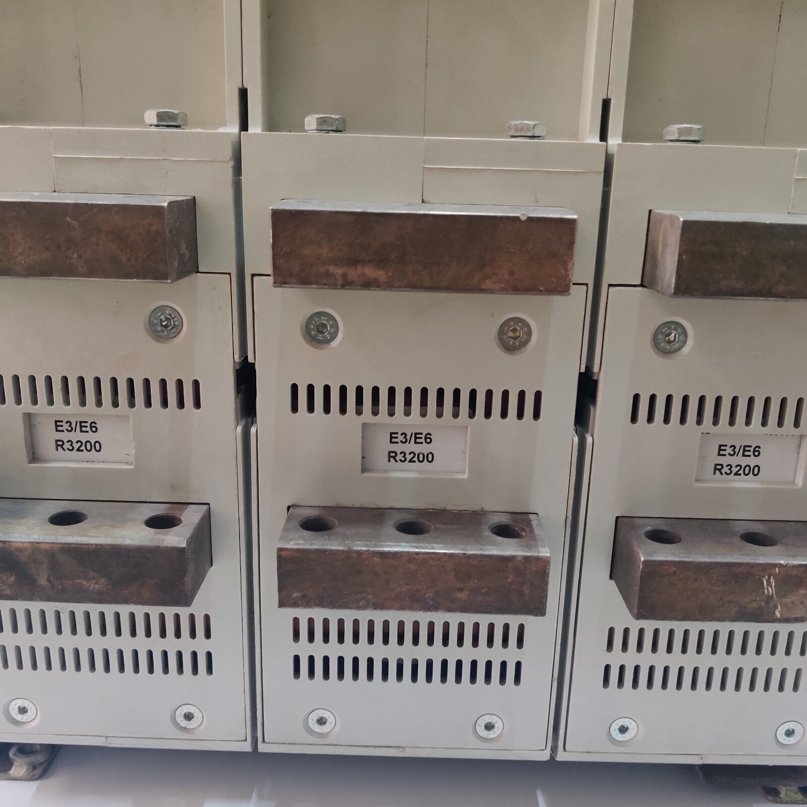 ABB SACE EMAX E3H 32 3200A CIRCUIT BREAKER NEW | eBay