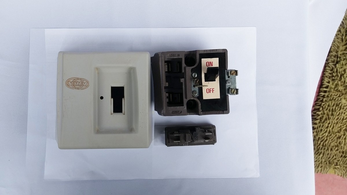 Vintage Mem Ten Switch Gear Ceramic Fuse Box England Cast