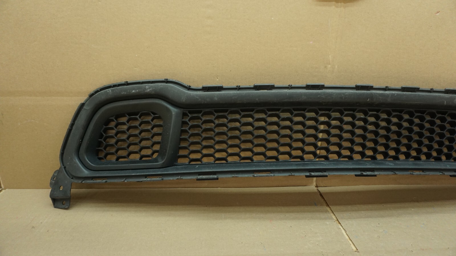 2014-2018 JEEP CHEROKEE FRONT LOWER GRILLE GRILL OEM 68203216AA 14 15 ...