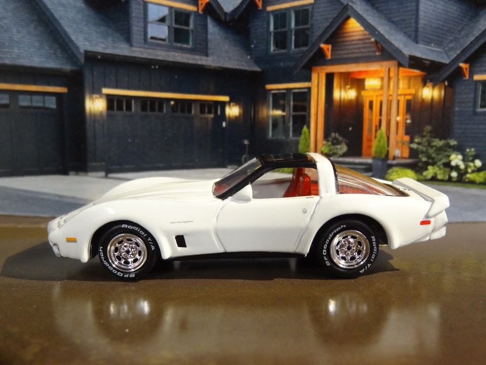 3RD GEN 1982 CHEVY CORVETTE C3 CROSSFIRE 1/64 SCALE DIECAST DIORAMA ...