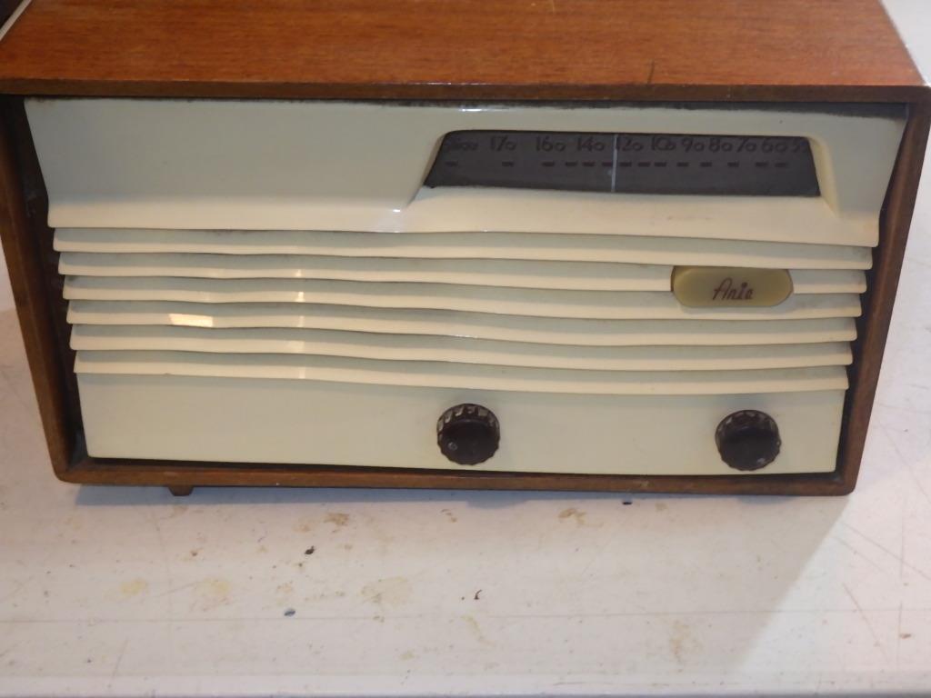 Vintage Antique ANIA Model 571X110 Tube Radio Bakelite Wood 571 X110 ...