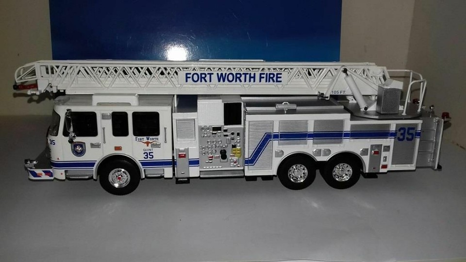 Fire Truck US 105'RM Smeal spartan Fort Worth 1/43 new in box diecast ...