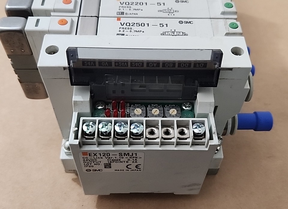 *PREOWNED* SMC EX120-SMJ1 CC-Link w/ [3] VVQ2000-10A-1 [4] VQ2201-51 ...
