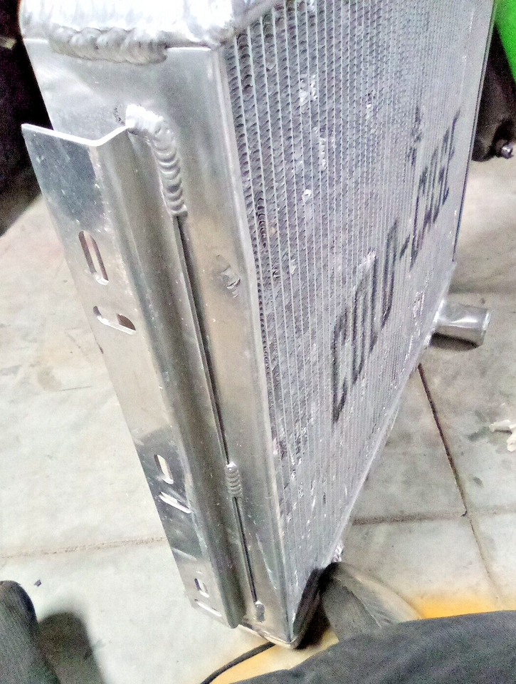 Cold Case Radiator CHT562A Aluminum Radiator (V8 Mount) For Tri-5 Chevy ...