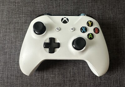 Xbox One Controller - White (Very Good Condition, no Drift) Compatible ...