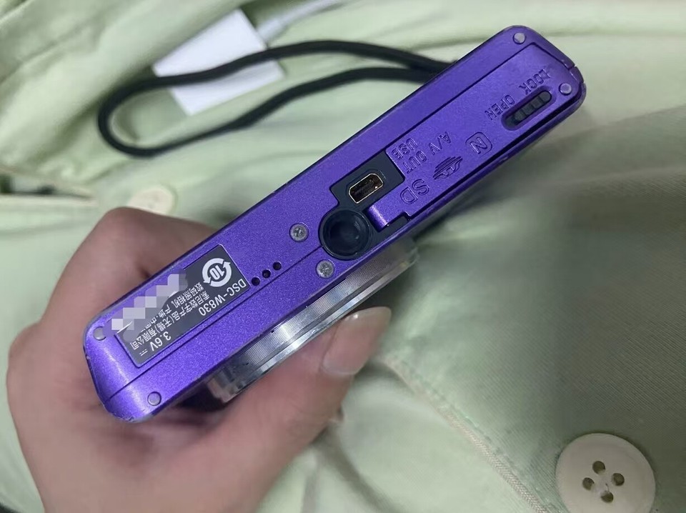 Sony DSC-W830 CyberShot 20.1MP Digital Camera Black 8x Zoom w/Battery ...