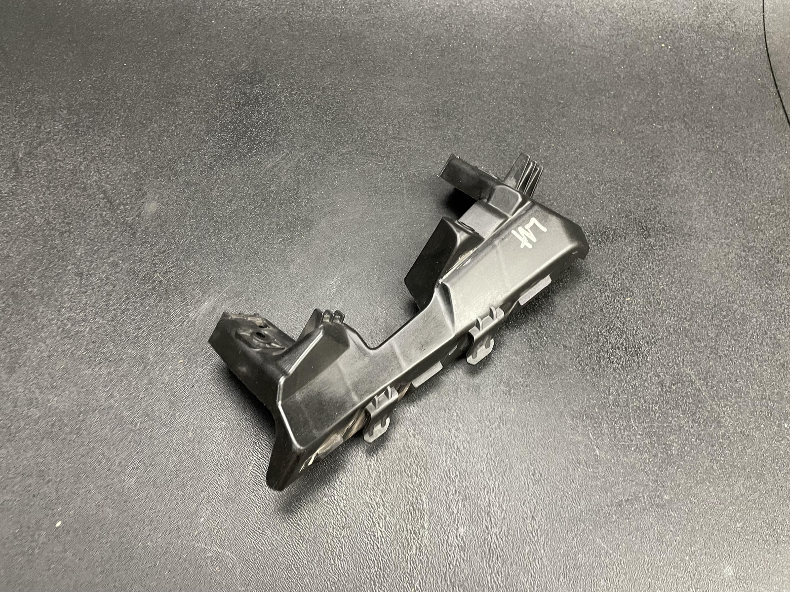 Front Bumper Left Upper Bracket 2018 Kia Sportage 86551-D9000 2017 2019 ...