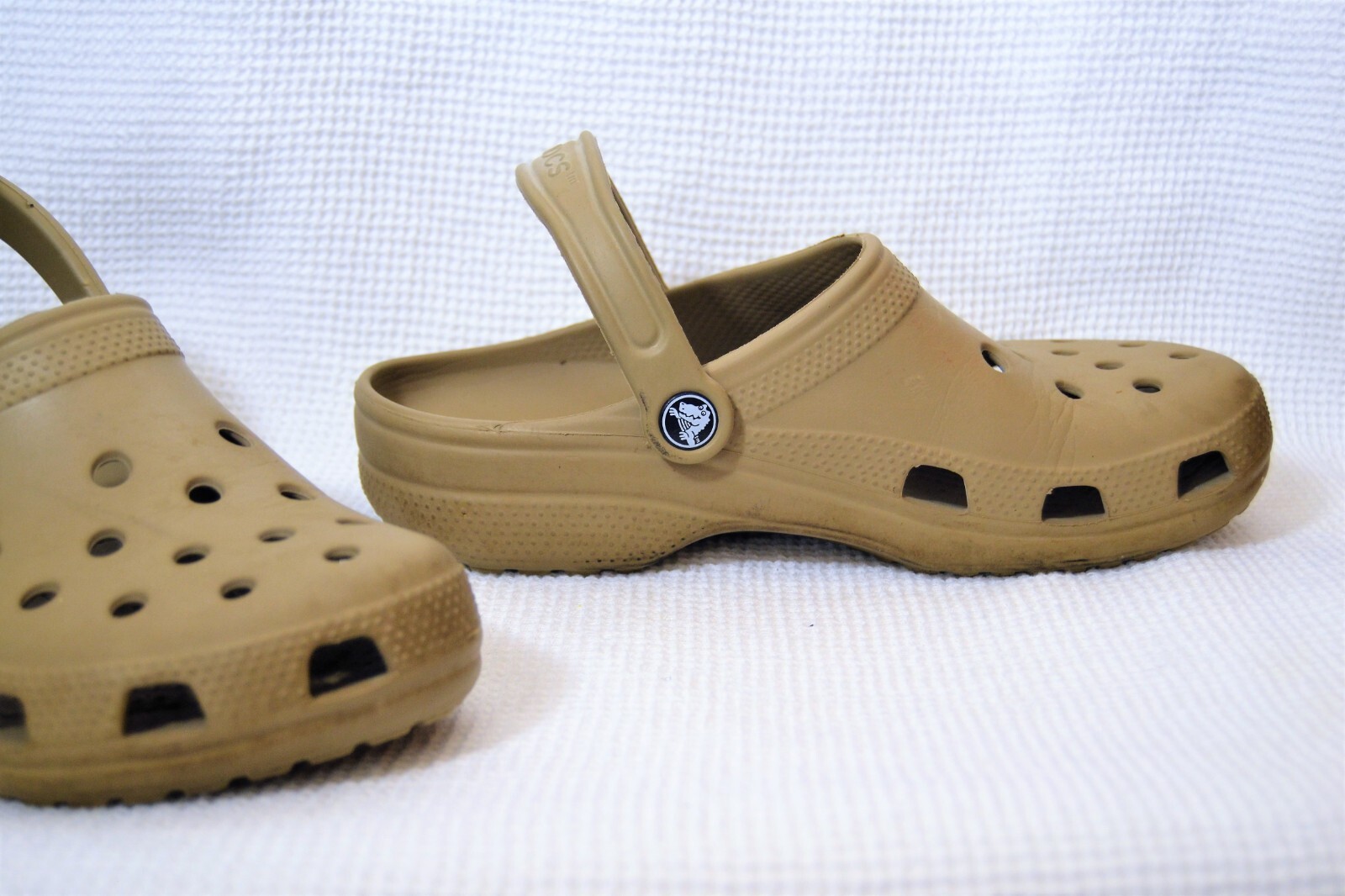 Crocs Classic Clog Slingbacks with Vent Holes, Camel … - Gem