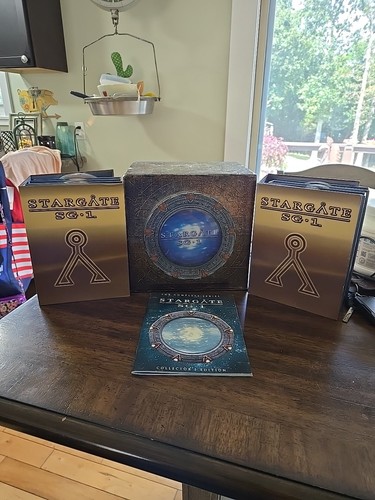 Stargate SG-1: The Complete Series (DVD, 2007, 54-Disc Box Set) 10 ...