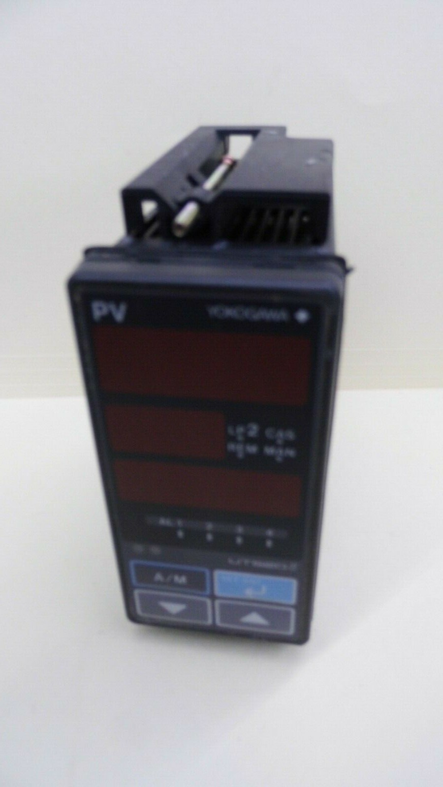 YOKOGAWA PV UT520-08 DIGITAL INDICATING CONTROLLER STYLE S4 & MOUNTING ...