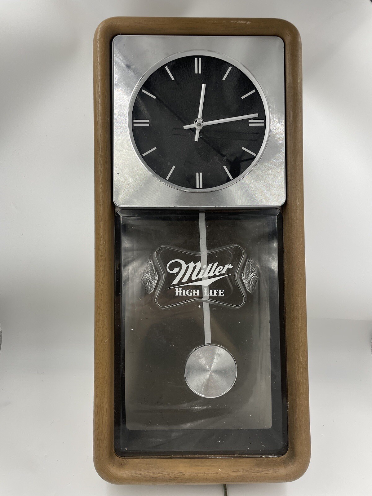 VTG 1980 MILLER HIGH LIFE BEER Lighted Wall Clock w/Pendulum, Miller ...