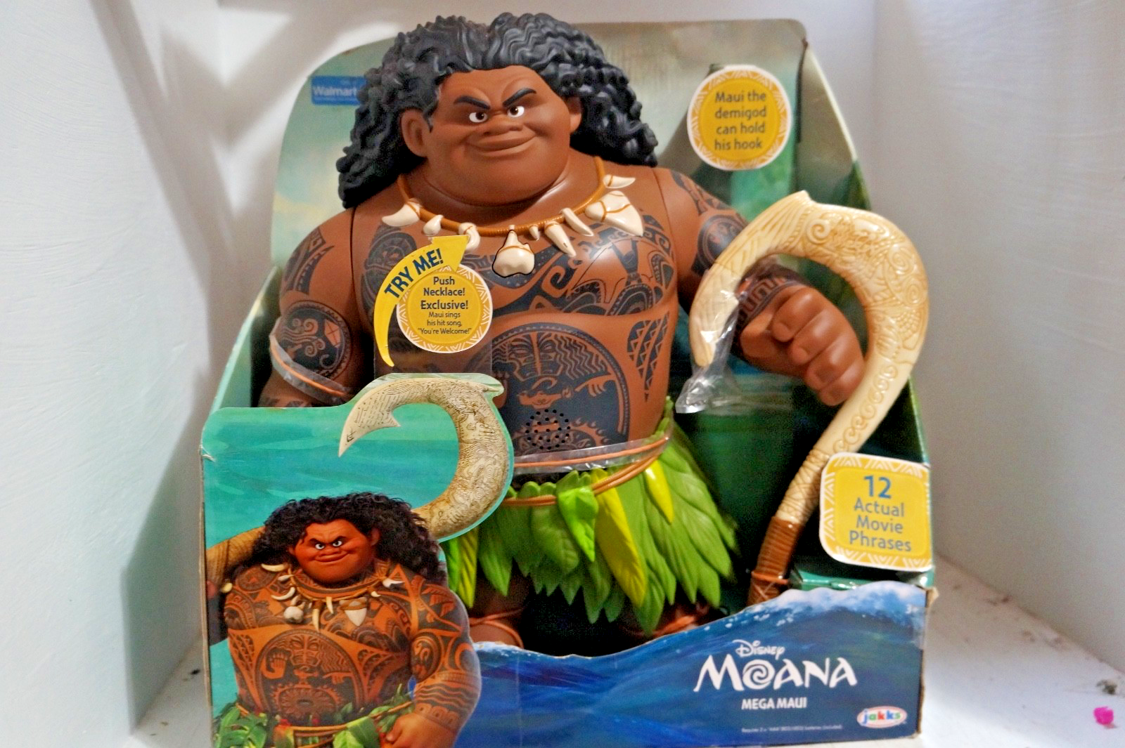 Disney Moana Mega Maui Talking Singing Action Figure Toy w/Fish Hook 16 ...