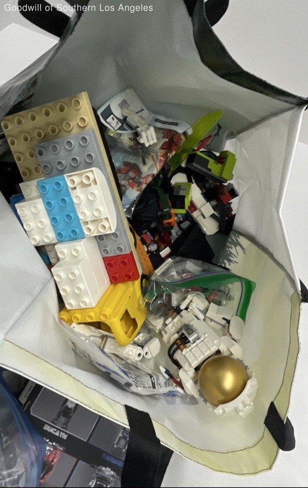 Assorted Lot of Building Block Toys & LEGOs | eBay