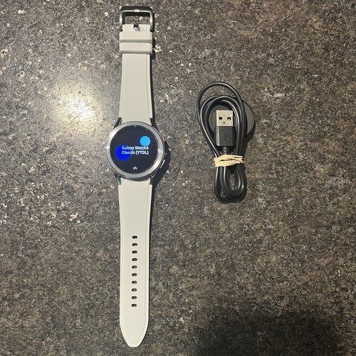 Samsung Galaxy Watch4 Classic SM-R880 Bluetooth/GPS SmartWatch 42mm ...