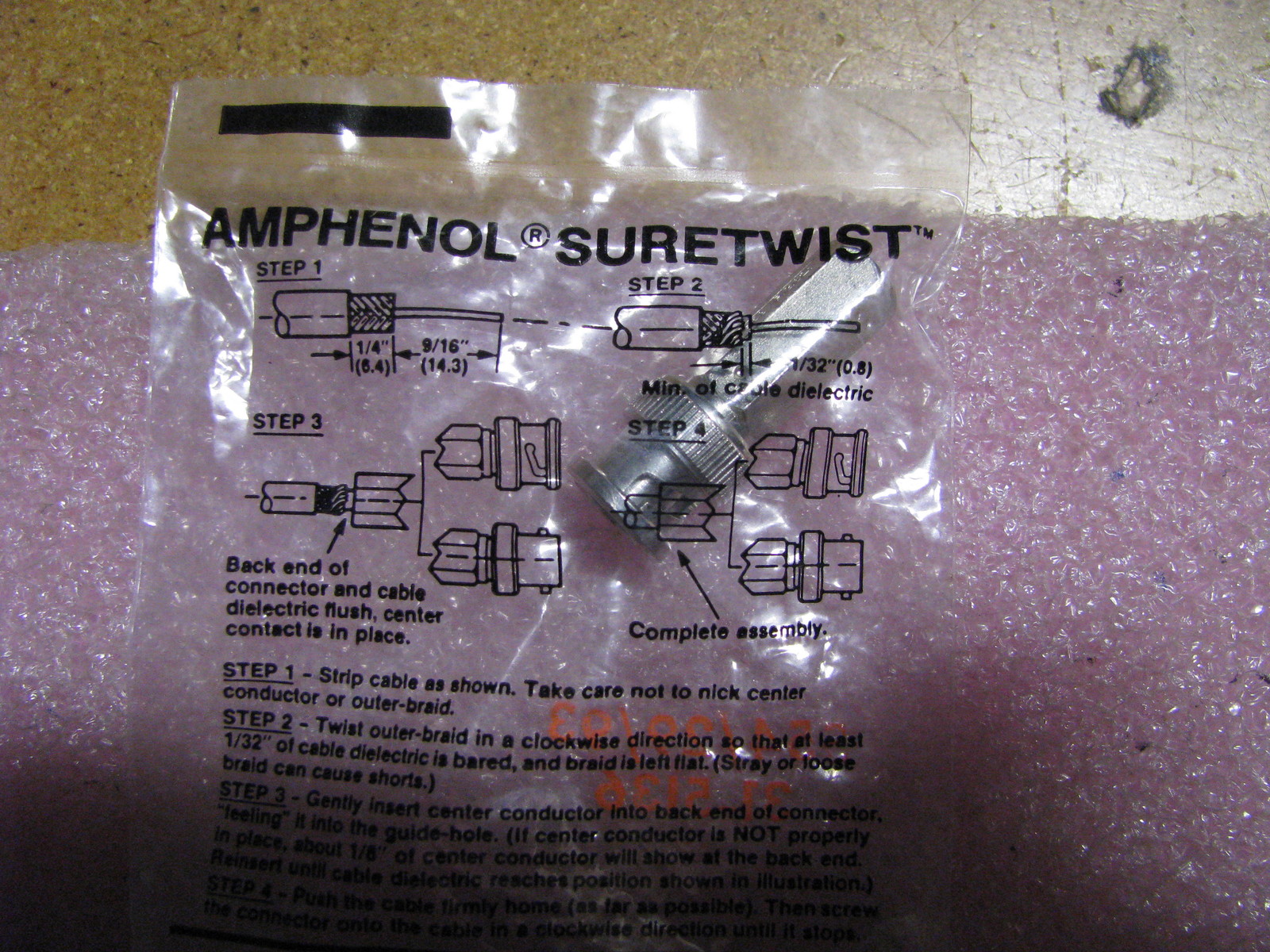 AMPHENOL RG-59 SURETWIST BNC CONNECTOR # 31-5136 NSN: 5955-01-305-8104 ...