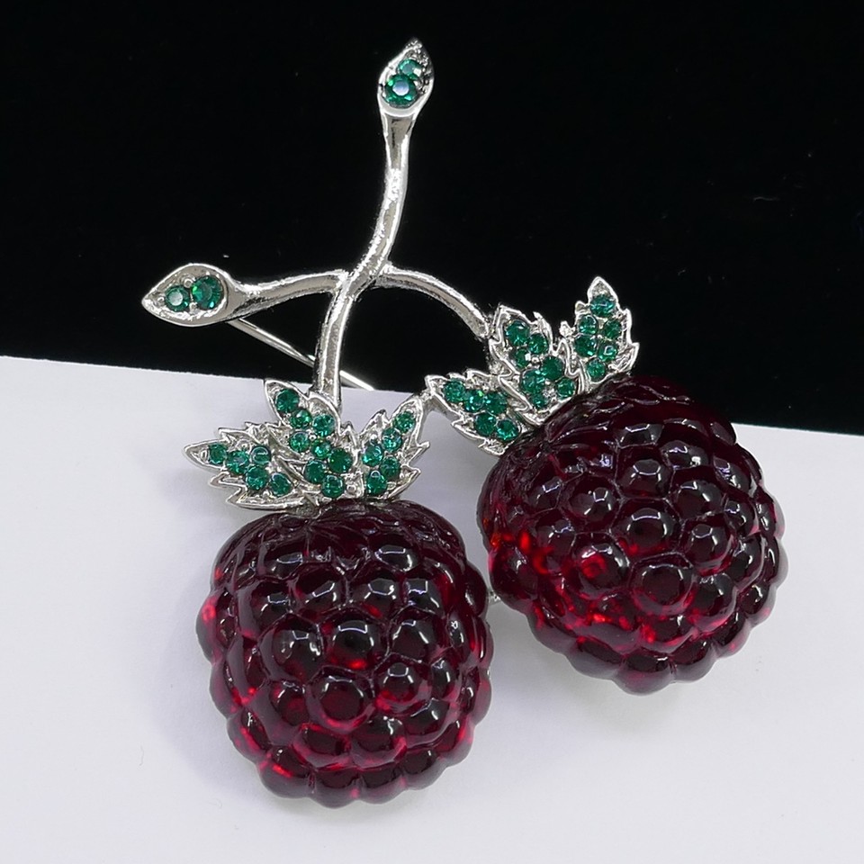 LORAN MOLDED GLASS STRAWBERRY FRUIT LEAVES RHINESTONE SILVER-TONE PIN ...