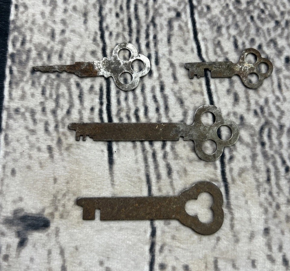 Vintage Flat Skeleton Key Lot of 59 Keys Cabinet Lock Trunk Etc | eBay