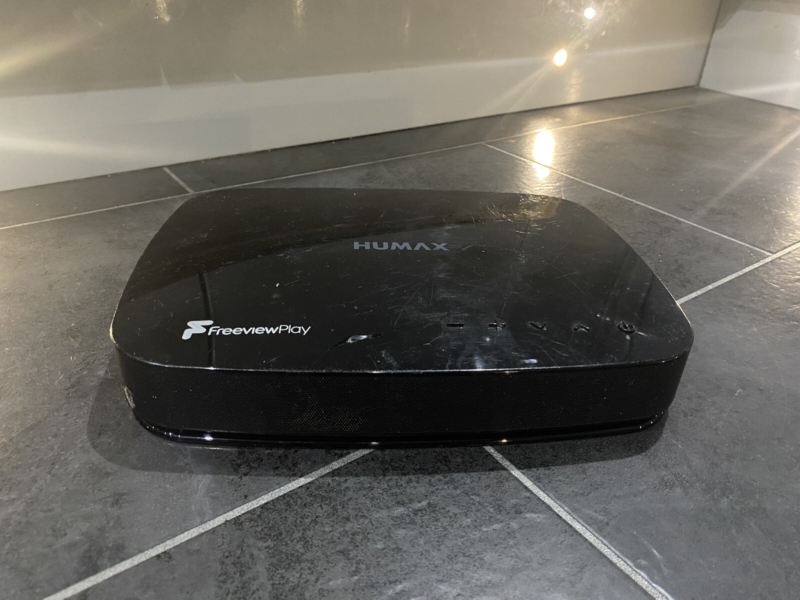 Humax Aura 2TB 4K Ultra HD Smart Android Freeview Play TV Recorder ...