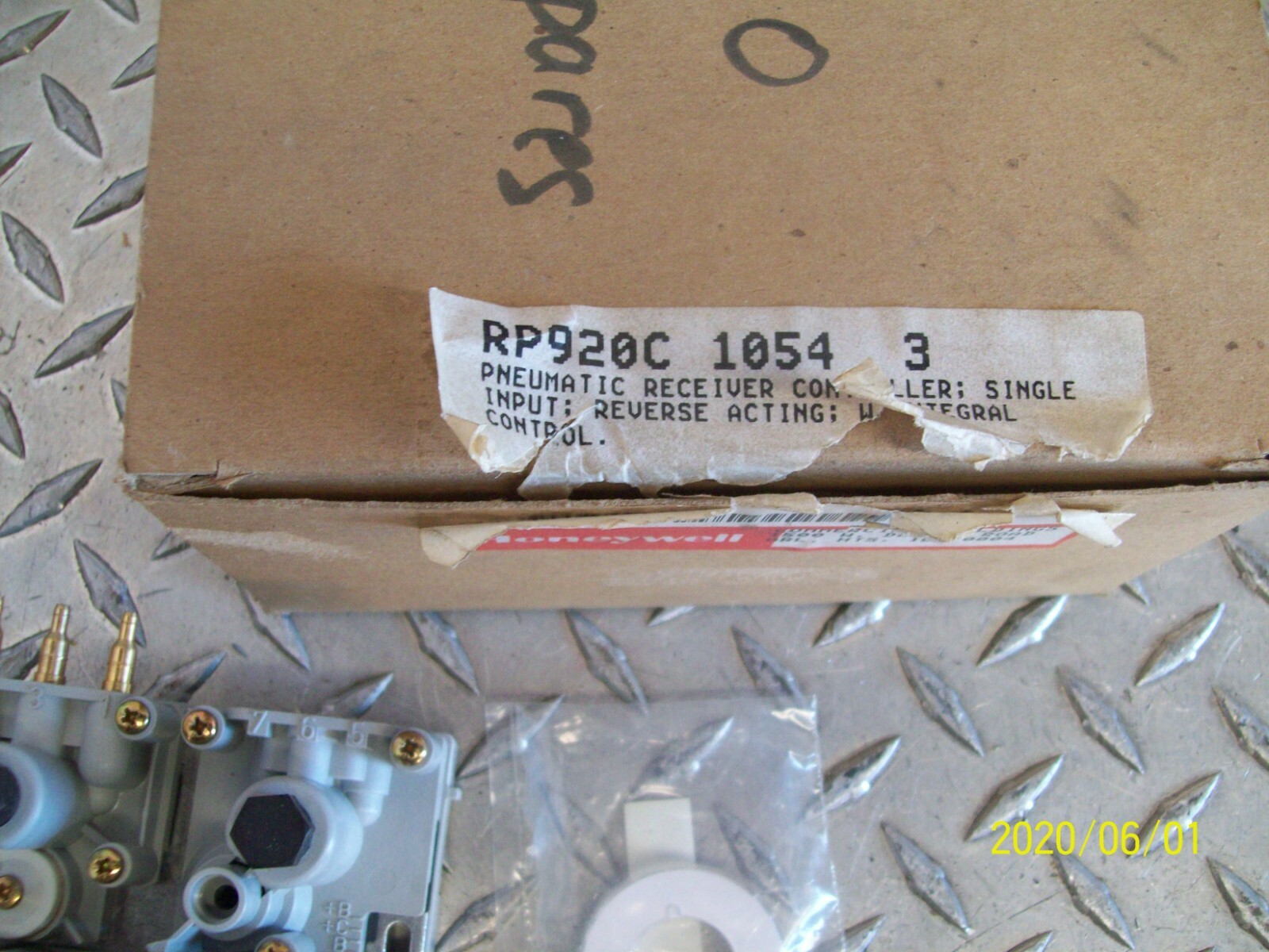 NEW HONEYWELL RP920C 1054 3 PNEUMATIC RECEIVER CONTROLLER - FREE ...