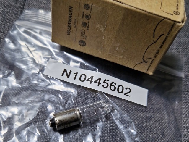 Genuine Audi VW Turn Signal Bulbs 4pcs N10445602 for sale online | eBay