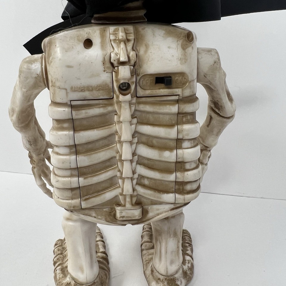 Halloween Singing Dancing Skeleton Eyes Light Up I’m Scary And I Know ...