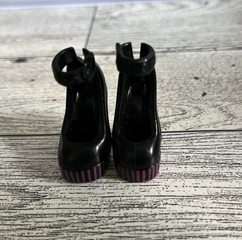 Monster High Create A Monster CAM Design Lab Shoes Black/Purple Stripes ...